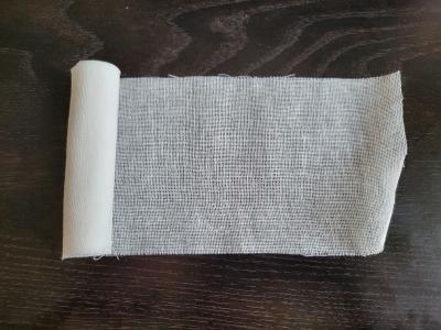 China O tamanho Gauze Rolls médico do OEM descorou as ataduras descartáveis ISO13485 certificadas à venda
