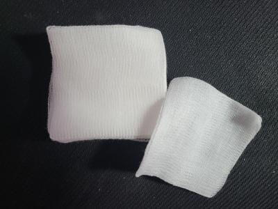 Cina Gauze Swabs assorbente medico piegato e spiegato 7.5*7.5 vestirsi chirurgico in vendita