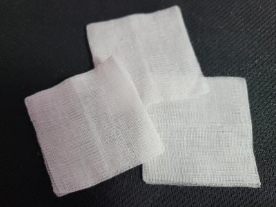 China 8ply 10cmx10cm Medical  Gauze Swabs Good Absorbent 100% Cotton Folded Edge for sale