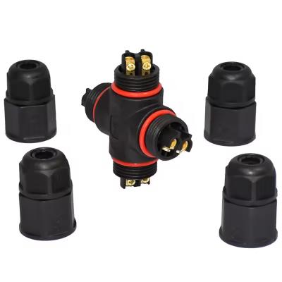 China Waterdichte stroomconnector met zwarte coating met nominale spanning 250 V wisselstroom en 10 MΩ contactweerstand for sale