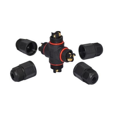 China 3 conector M 20 de la pantalla de Pin Pole Four Way Waterproof 300V 3 Pin Black Plug Adapter LED T + tipo direcciones del conector 3 en venta