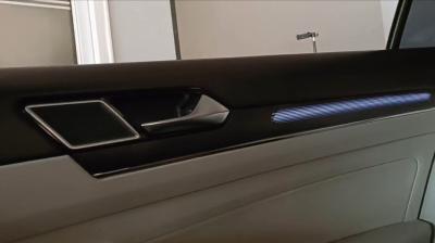 Cina Luci ambientali Rainbow symphony dinamico Quince wood Pattern Modello per VW Magotan B8 ((2017-2023) in vendita