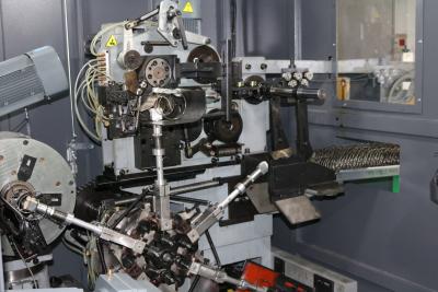 Cina primavera d'avvolgimento della macchina della primavera del materasso del cavo di 1.9-2.4mm che fa attrezzatura ZOLYTECH in vendita