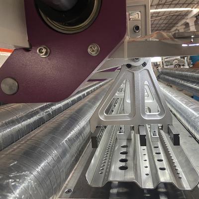 Cina Macchina automatica imbottente 11KW del confine del materasso di spessore della trapuntatrice 80mm dell'multi-ago del sistema di Commputerized in vendita