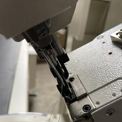 Cina funzionamento facile lanciante automatico di cucito della macchina del bordo del nastro del materasso di 3mm in vendita