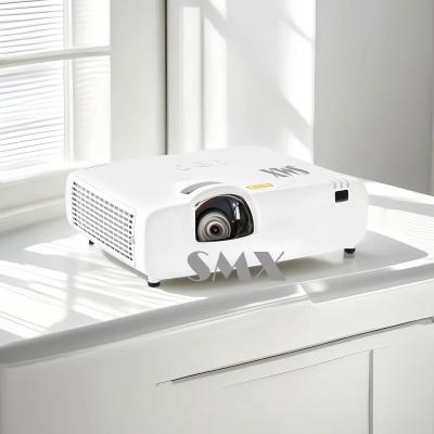 Chine Projecteur laser à courte focale de 3300 lumens avec résolution WXGA pour la projection en salle de réunion à vendre
