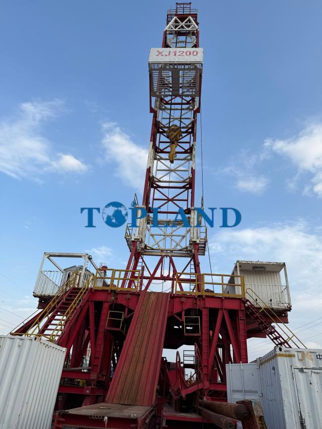 XJ1200 Workover Rig in operation