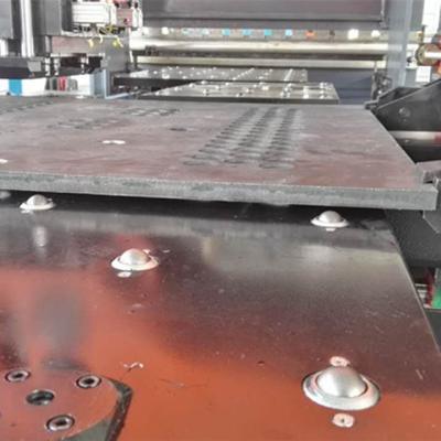 China Op zwaar werk berekende Speciale CNC Ponsenmachine voor 6-30 mm het Dikke Ponsen van het Plaatgat Te koop