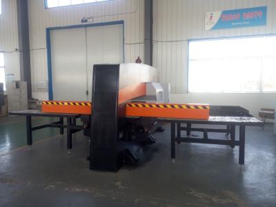 Cina Punzonatrice idraulica durevole di CNC con il dispositivo di protezione idraulico automatico di sovraccarico in vendita