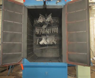 China Equipamento da limpeza da explosão de tiro da remoção de oxidação, máquina de sopro automática à venda