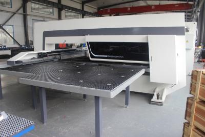 Cina Punzonatrice della torretta di CNC del piatto d'acciaio 600hpm 20kw in vendita