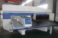 China Closed Type Turret CNC Hydraulic Punching Machine for sale