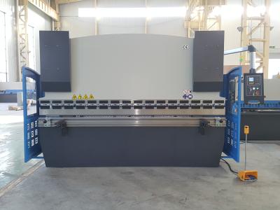 Cina punzonatrice di alluminio di CNC di profilo 120mm/S della lamiera di acciaio 4T in vendita