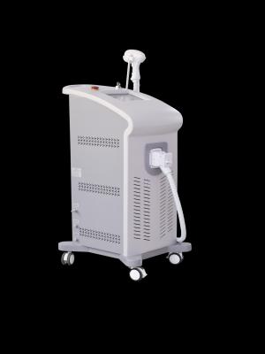Cina macchina 755nm 808nm 1064nm di bellezza di depilazione del laser a diodi di lunghezza d'onda di triplo 1200w/1600w in vendita