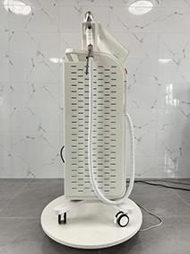 Cina 1 anno 808nm lunghezza d'onda 50*40*100cm Diode Laser depilazione macchina in vendita