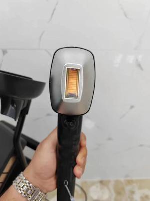 Cina 2023 diodo alta potenza 1600W laser platino tre lunghezze d'onda 755 808 1064nm diodo laser di ghiaccio depilazione macchina CE in vendita