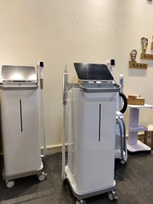 Macchina di depilazione laser a diodo stazionario con schermo touch colorato da 15,6 pollici