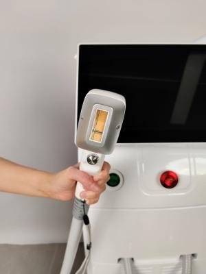 Chine Machine d'épilation au laser à diode à tache lumineuse de 10 mm*20 mm protégée contre la température à vendre