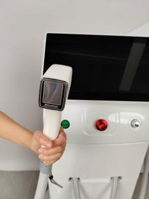 Chine Machine d'épilation au laser à diode à tache lumineuse de 10 mm*20 mm protégée contre la température à vendre