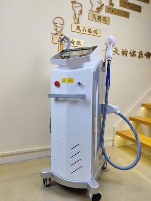 Cina Macchina per la depilazione laser a diodo con progettazione STANDING e 755/808/1064 NM in vendita