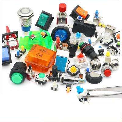 Cina Muffa della cavità dello stampaggio ad iniezione del connettore dell'incavo multi Nak80 2316 industriali per il litio Ion Vehicles di New Energy in vendita