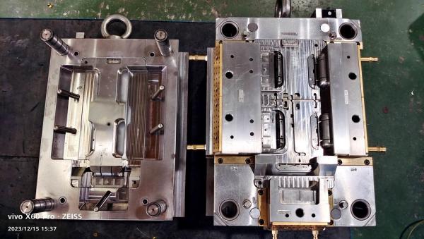 Quality Lightweight Custom Plastic Injection Moulding High Precision For Hospital Handrail Accessory for sale