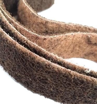 Cina Condizionamento superficiale di tessuti, levigatura di tessuti, cinture abrasive non tessute con ossido di alluminio in vendita