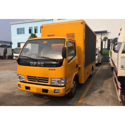China Dongfeng 4X2 Mobile Advertising Truck Outdoor Super Bright Display LED Billboard Trailer Screen Truck for sale