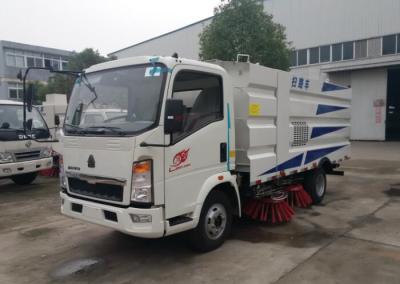 China Sinotruk HOWO 4*2 Road Sweeper Truck , Mobile Street Cleaner Truck for sale