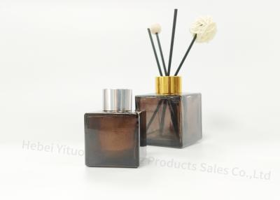 Cina Bottiglia per aromaterapia in vetro ambrato con diffusore a bastoncini, 75 ml 100 ml, tappo a vite in vendita