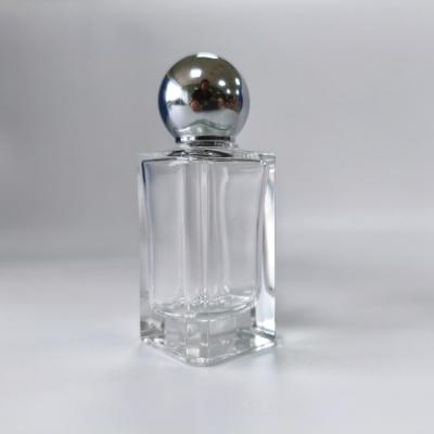 Cina Flaconi di profumo in vetro borosilicato da 50 ml, personalizzati, spray, roll-on, pompa a pressione, tipo di sigillatura in vendita