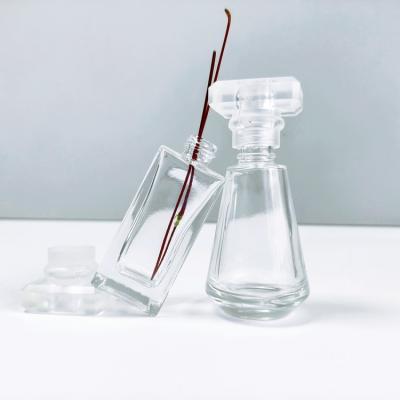 중국 크리스탈 대용량 향수병 20ml, 독특한 디자인, 너비 2cm, 높이 4cm, 높은 투명도 판매용