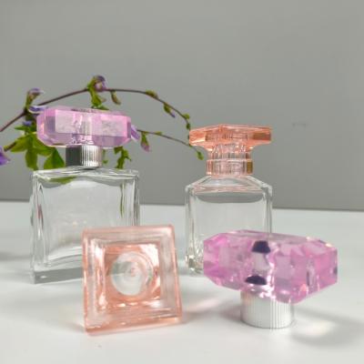 Cina Flacone di profumo trasparente quadrato in vetro vuoto, flaconi di profumo da 50 ml in vendita