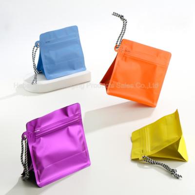 Cina Sacchetti flessibili quadrati morbidi per imballaggio, termosaldabili a colori, logo personalizzato in vendita