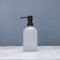 China 500ml Glass Shampoo Bottles with Pump Customizable Colors Leak Proof Square Design for sale