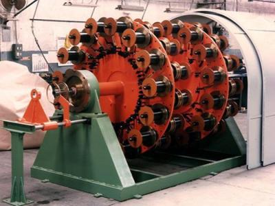 Chine Type lancement de disque de criblage de la puissance 100~1500mm de moteur à courant alternatif De la toronneuse de câble 75KW à vendre