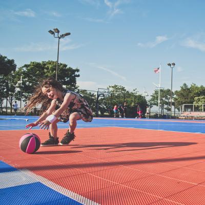 Cina Le superfici di pavimentazione inossidabili di collegamento di sport all'aperto hanno sospeso durevole in vendita