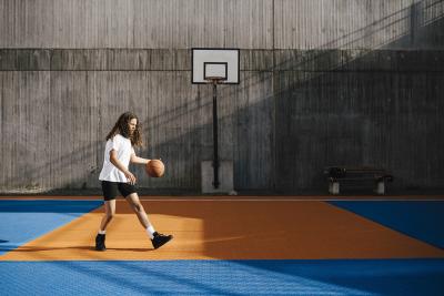 Cina La pavimentazione del polipropilene quadra la corte di collegamento dell'hockey delle mattonelle in vendita