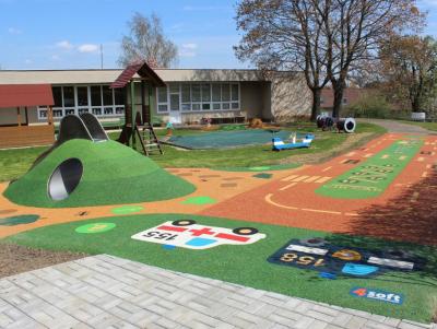 Cina Campo da giuoco sicuro per la superficie di gomma verde dei granelli dei bambini 3mm EPDM in vendita