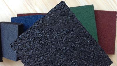 Cina La sicurezza di gomma antiscorrimento di alta elasticità EPDM piastrella resistente all'uso in vendita