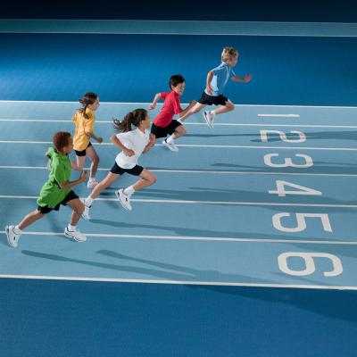 Cina La sicurezza di gomma della UV-resistenza piastrella la pavimentazione sintetica per qualsiasi tempo di sport in vendita