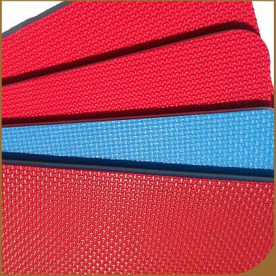 Cina Anti larghezza di plastica batterica della pavimentazione 1.8m di sport del PVC ignifuga in vendita