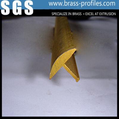 Feuchtigkeitsdichtes, dekoratives Messing mit extrudiertem Boden, eingebettetes T-Blatt