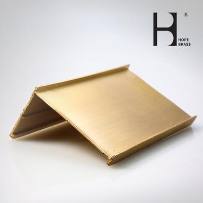 Chine Customizable Brass Decorative Items with Wooden Case Package à vendre