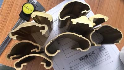 中国 耐久の装飾的な手すりの設計黄銅はセクションArmrest突き出ました 販売のため