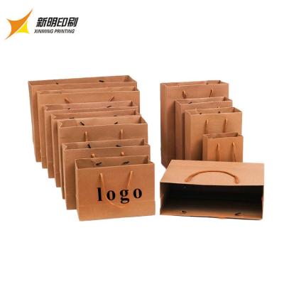 中国 小売りのためのあなた自身のロゴの商標の小さく黒い宝石類キャンデー色のクラフトの注文の茶色のパッキングの紙袋を製造する 販売のため