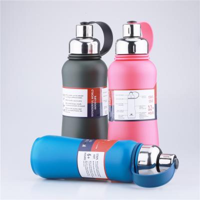 Cina Bottiglia da bere personalizzata da 1 litro Bottiglia d'acqua filtro, 500/1000 ml Bottiglia d'acqua in metallo di Tritano inossidabile in vendita