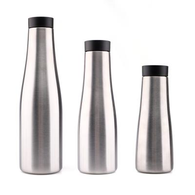 China Customização Dupla parede de aço inoxidável de vácuo isolado 360 ângulo saída de água Thermos de metal frasco de desporto garrafa de água à venda
