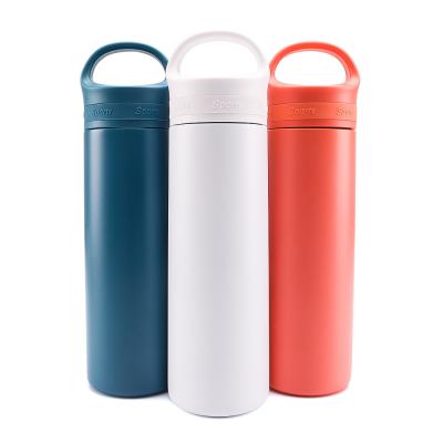 China 550ml Eco Friendly Metal Double Wall Custom Vacuum Isolado SS Bicicleta de garrafa de água para esportes ao ar livre à venda