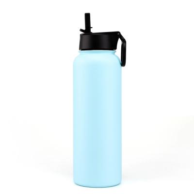 Cina 2023 Nuovo logo personalizzato coperchio diverso portatile isolante promozionale bottiglia d'acqua in acciaio inossidabile 500ml 750ml 1000ml in vendita